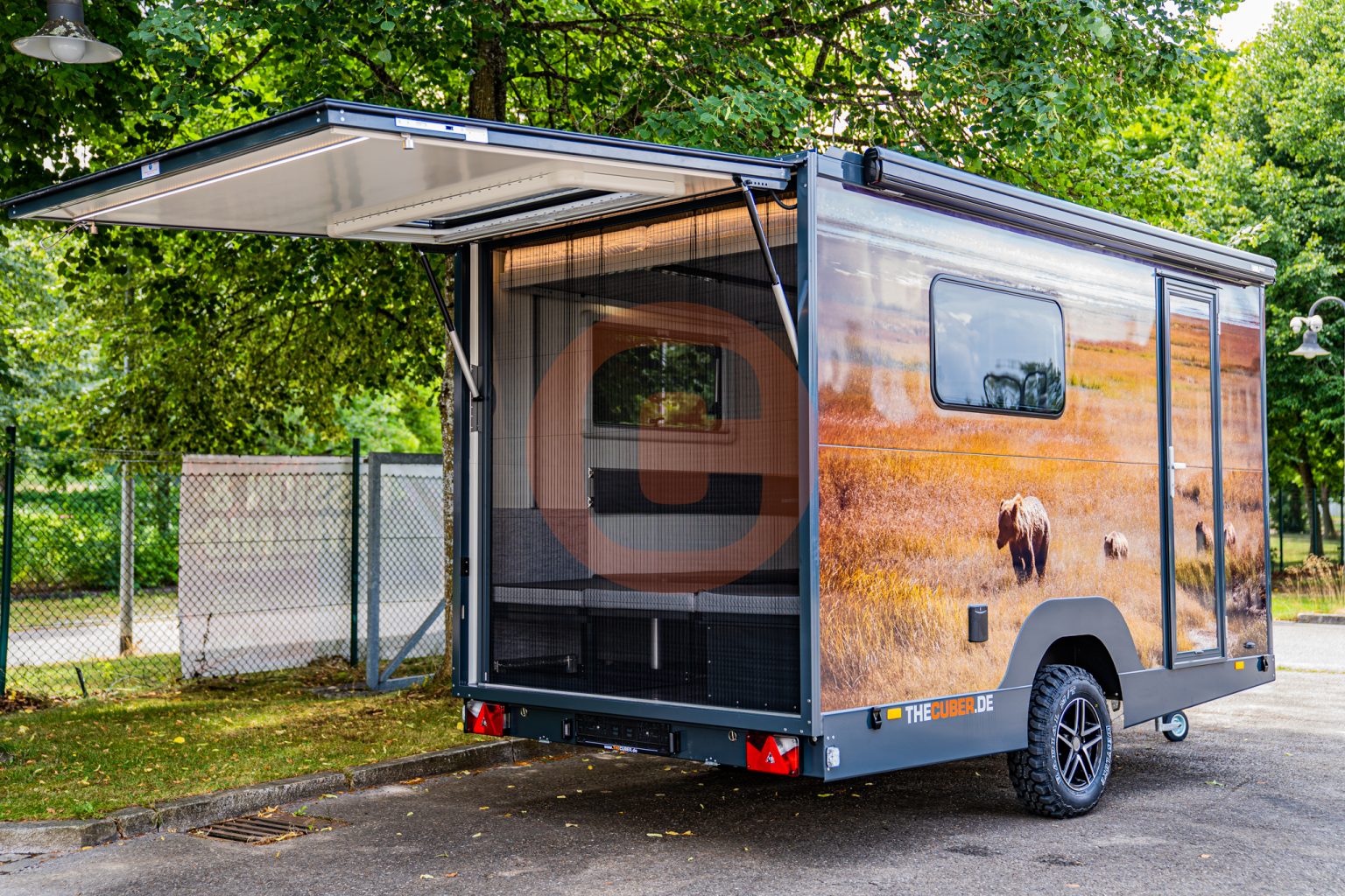 Adventure - moderne Wohnanhänger von THE CUBER